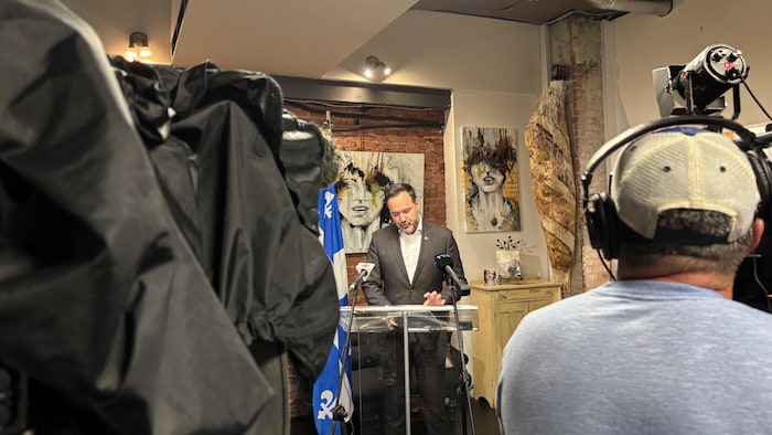 Mathieu Lacombe ne sera pas candidat aux prochaines élections | Radio ...