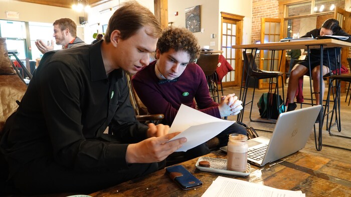 Une journée de campagne avec Mathieu Morin | Radio-Canada