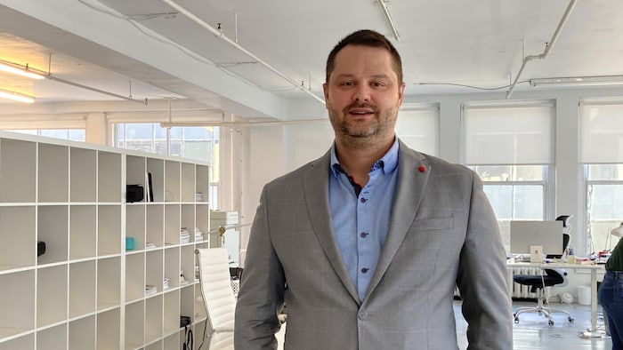 Produire des vêtements au Québec : difficile, mais possible! | Radio-Canada