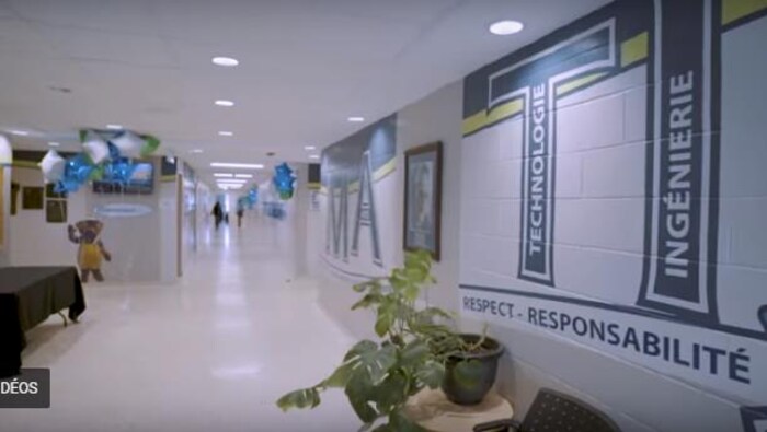 La vocation MATIS officialisée dans une école du CECCE | Radio-Canada
