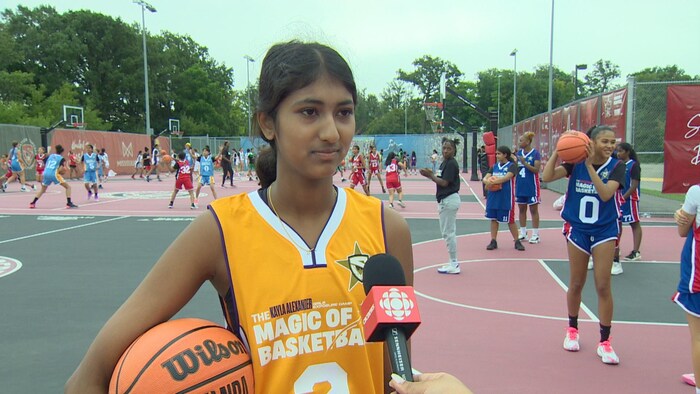 Une expérience de pros pour de jeunes basketteuses grâce à Kayla ...