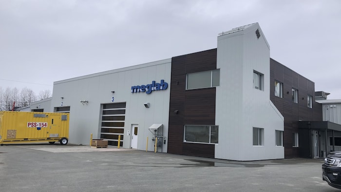 Meglab passe aux mains du géant Epiroc | Radio-Canada