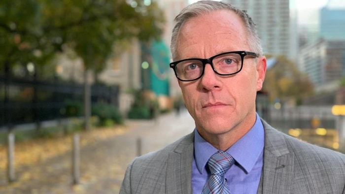 Le gouvernement Ford précise les pouvoirs de la police et ouvre les ...