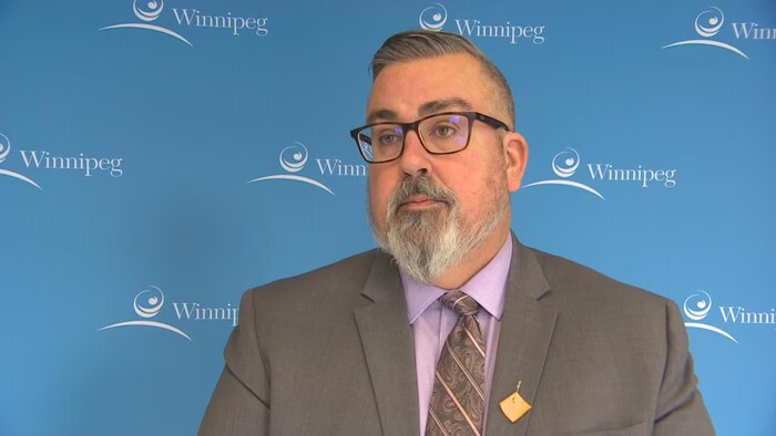 Le directeur municipal de Winnipeg, Michael Jack, a présenté sa ...