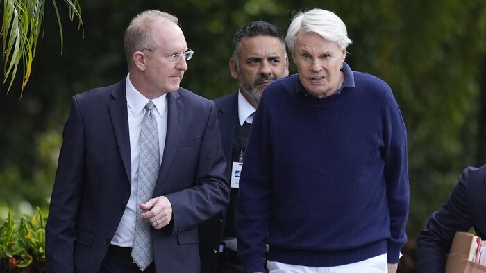 L’ancien PDG d’Abercrombie & Fitch, Mike Jeffries, arrêté pour trafic ...