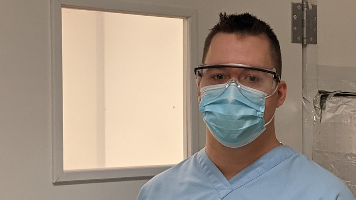 Incursion dans la zone chaude de l'hôpital de Chandler | Radio-Canada