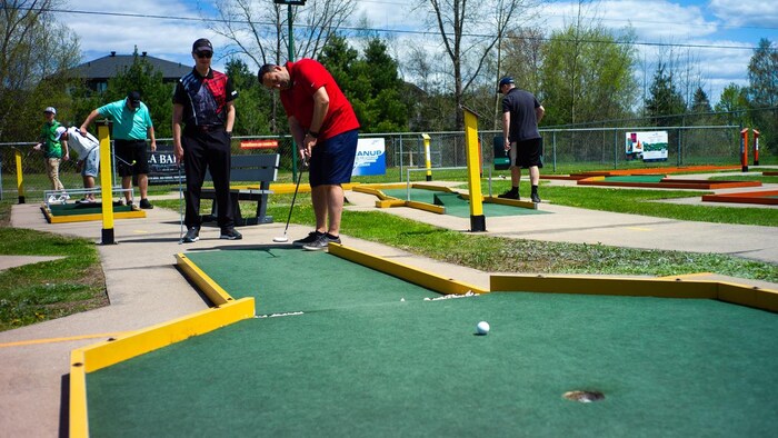 La Mauricie, « le cœur battant » du minigolf au Québec | Radio-Canada