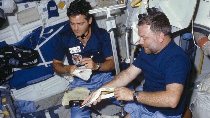 Il y a 40 ans, un premier Canadien dans l’espace | Radio-Canada
