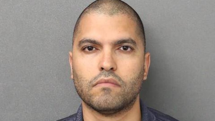 Agression sur la rue Taschereau : un homme fait face à plusieurs ...