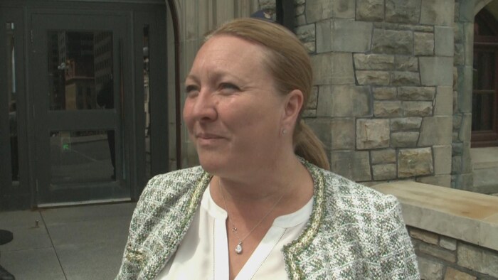 Le nouveau propriétaire des Sénateurs accueilli favorablement à Ottawa ...