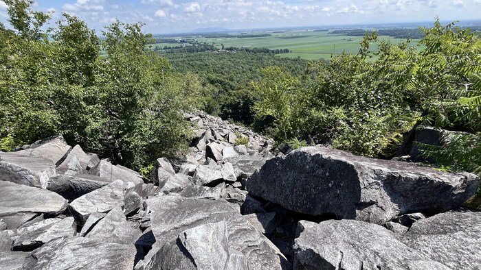 Montérégiennes : 10 collines, 8 reportages et des élections municipales ...