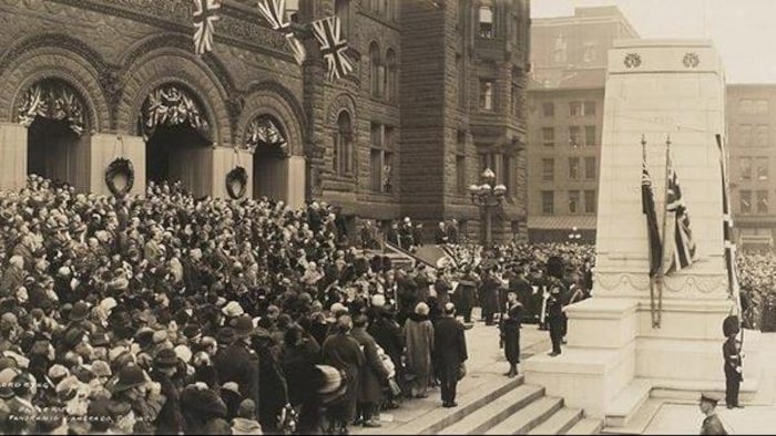 Jour du Souvenir : 100 ans pour le cénotaphe de Toronto | Radio-Canada