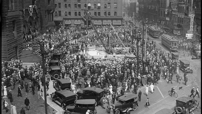 Jour du Souvenir : 100 ans pour le cénotaphe de Toronto | Radio-Canada
