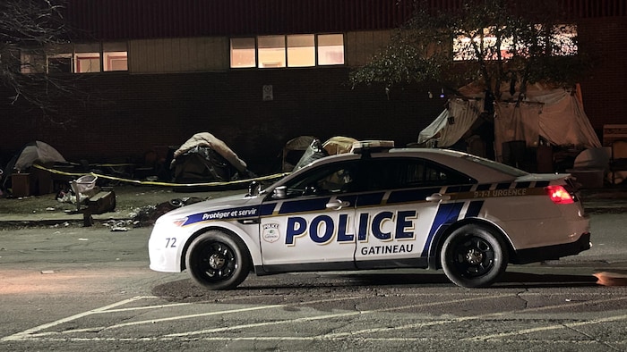 Un homme est retrouvé mort au campement d’itinérants de l’aréna Robert ...