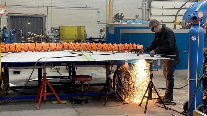 Un contrat de deux millions de dollars pour MR FAB | Radio-Canada