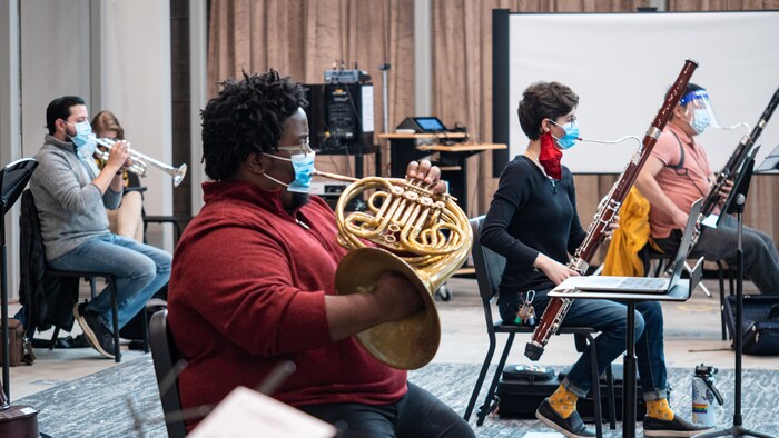 COVID-19 : des mesures pour réduire la transmission des instruments à ...