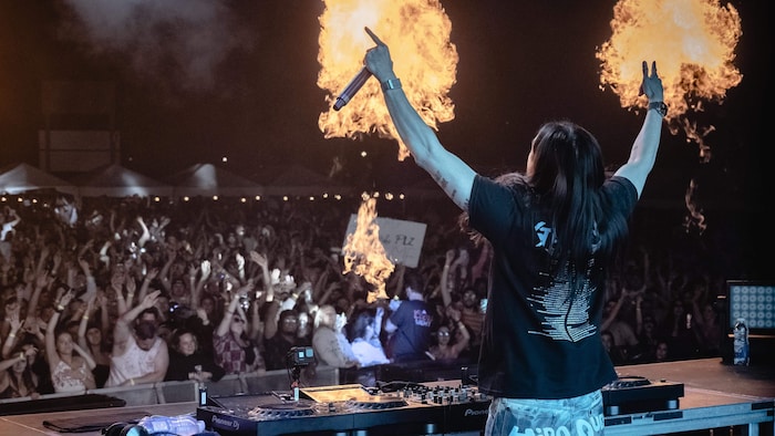 Flamboyant et inoubliable Steve Aoki | Radio-Canada