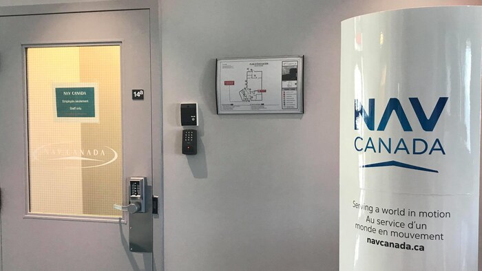 Le dossier de NAV Canada revient hanter le ministre Garneau dès qu'il ...