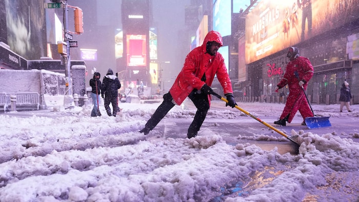 New York paralysée par une tempête historique dans le nord-est des ...