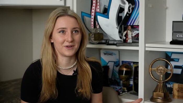 Une jeune pilote britanno-colombienne veut redéfinir la course ...