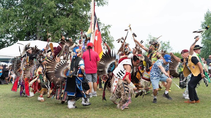 Emprunter le chemin de la guérison grâce à la danse traditionnelle ...