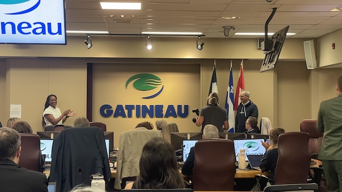 Gatineau modernise son logo | Radio-Canada