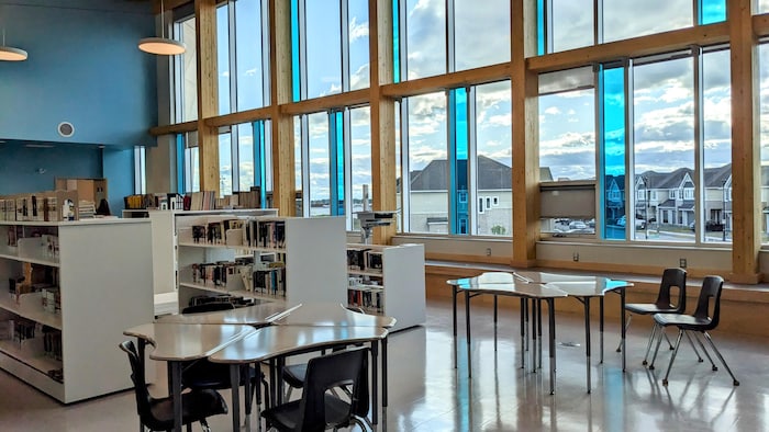 Inauguration : deux écoles secondaires francophones de Kingston sous le même toit | Radio-Canada