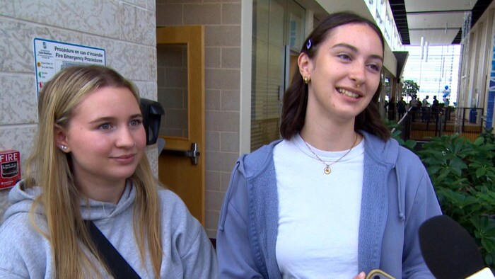 Des étudiants de l’Université de Saint-Boniface fébriles à la veille de ...