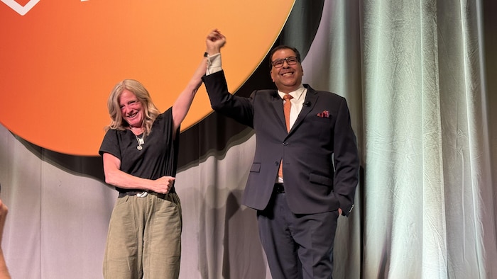 Naheed Nenshi est le nouveau chef du NPD albertain | Radio-Canada