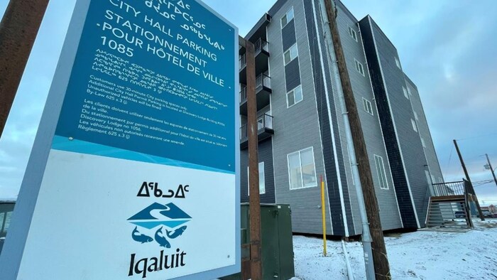 L’ex-maire d’Iqaluit doit près de 9500 $ en fonds publics pour un ...