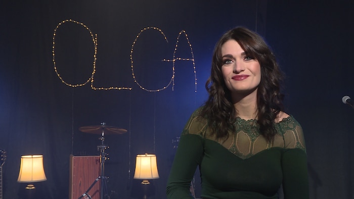 Olga, de retour sur scène en version acoustique | Radio-Canada