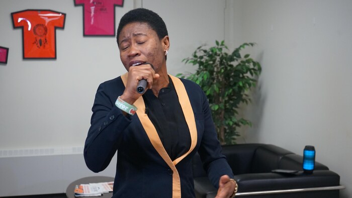 ONYINYE, une nouvelle voix sur la scène musicale fransaskoise | Radio-Canada