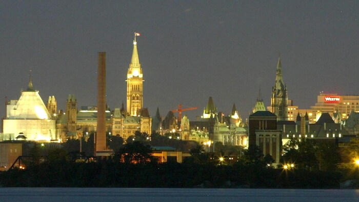 Ottawa valide son plan pour dynamiser la nuit dans la capitale fédérale ...