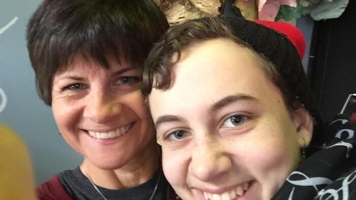 Ados et transgenres en Alberta : la difficulté d'accéder aux soins ...