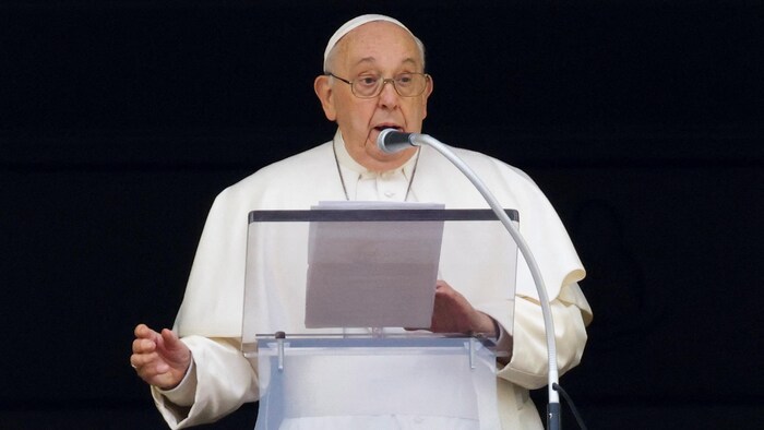Le pape ordonne une enquête sur le cardinal Lacroix | Radio-Canada