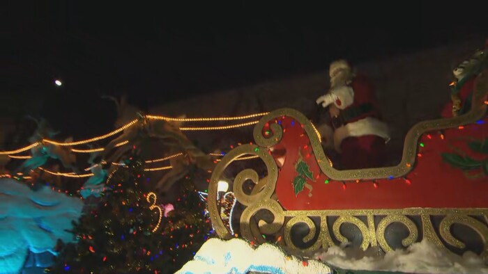 Des milliers de personnes dans les rues de Moncton pour le défilé du ...