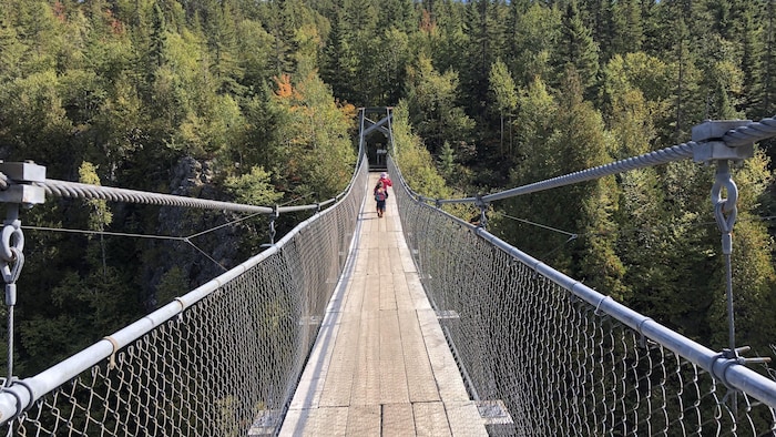 La passerelle suspendue d’Aiguebelle rouvrira cet été | Radio-Canada
