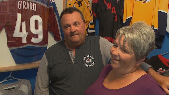 Un contrat de 35 M$ pour le Robervalois Samuel Girard | Radio-Canada