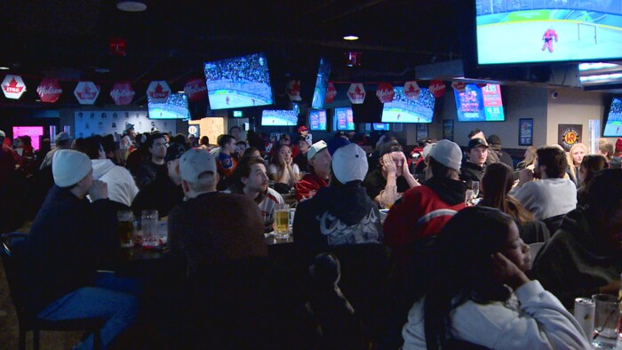 D’Edmonton à Milan, la défaite de l’équipe canadienne de hockey déçoit ...