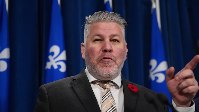 Le Parti québécois demande de « sortir les ministres du financement ...