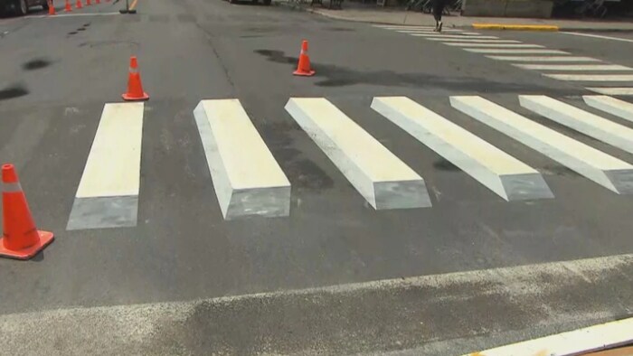Outremont teste des passages piétonniers en trompe-l'oeil | Radio-Canada
