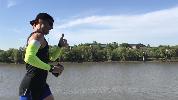 Patrick Charlebois achève son septième marathon en sept jours dans la ...