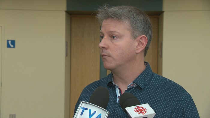 La poussière dans l'air près d'un port, est-ce normal ou pas? | Radio ...