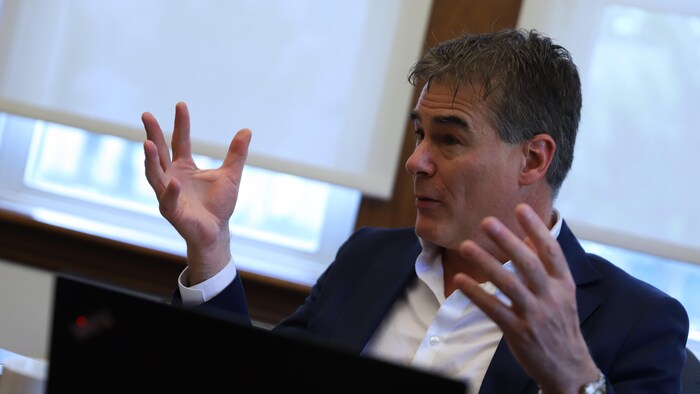 Patrick Paquet sera candidat avec l’équipe de Sam Hamad | Radio-Canada