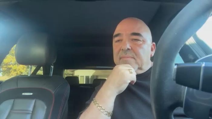 Recruté à 15 ans, un ancien agent double poursuit la GRC | Radio-Canada