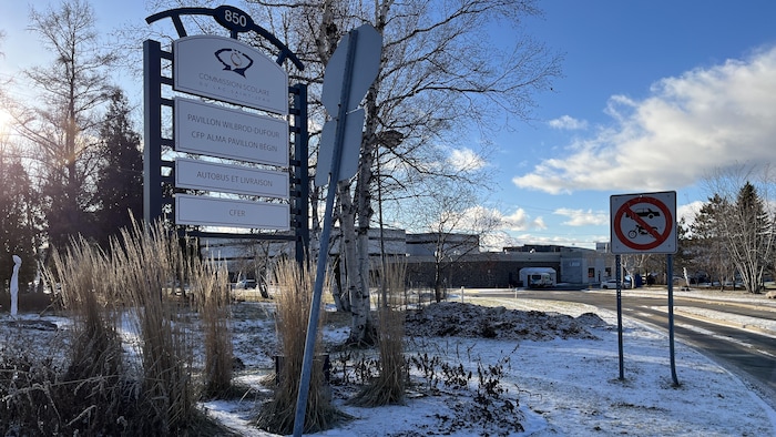 Fin du confinement au Pavillon Wilbrod-Dufour d’Alma | Radio-Canada
