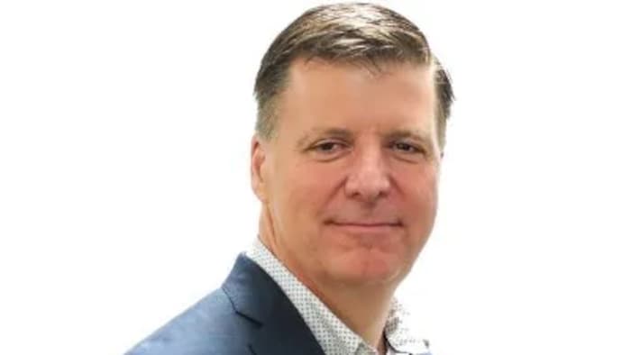 Philip Houde de retour un an après une indemnité de départ de 85 000 ...