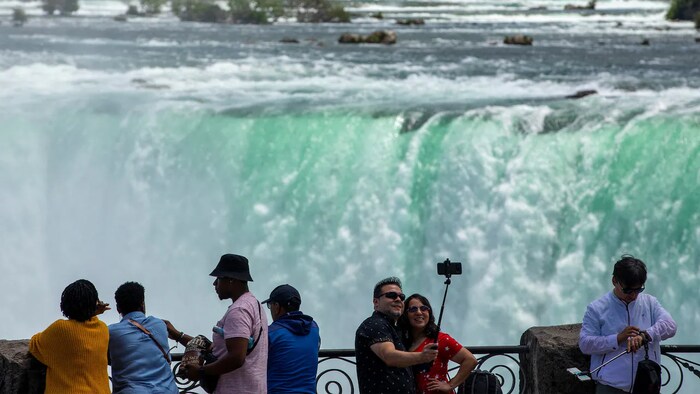 Le Tunnel : une nouvelle façon d’observer les chutes Niagara | Radio-Canada