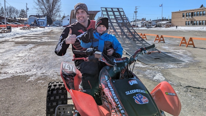 Un 59e Carnaval de Lorrainville sous le soleil | Radio-Canada