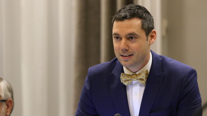 Laurentia continue de perdre des appuis au conseil municipal | Radio-Canada